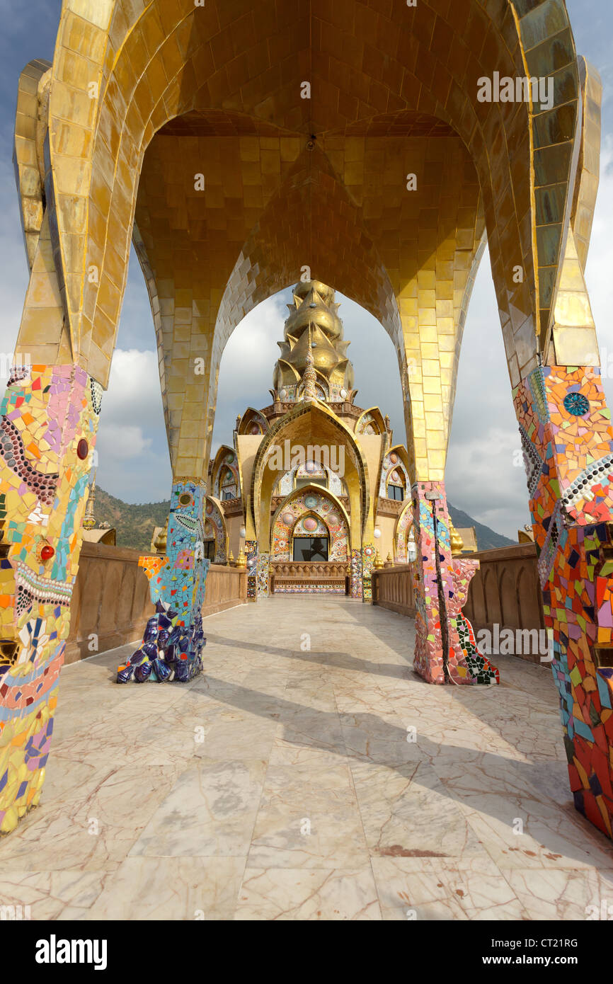 wat Phasornkaew colorful buddhist temple archway, thailand Stock Photo ...