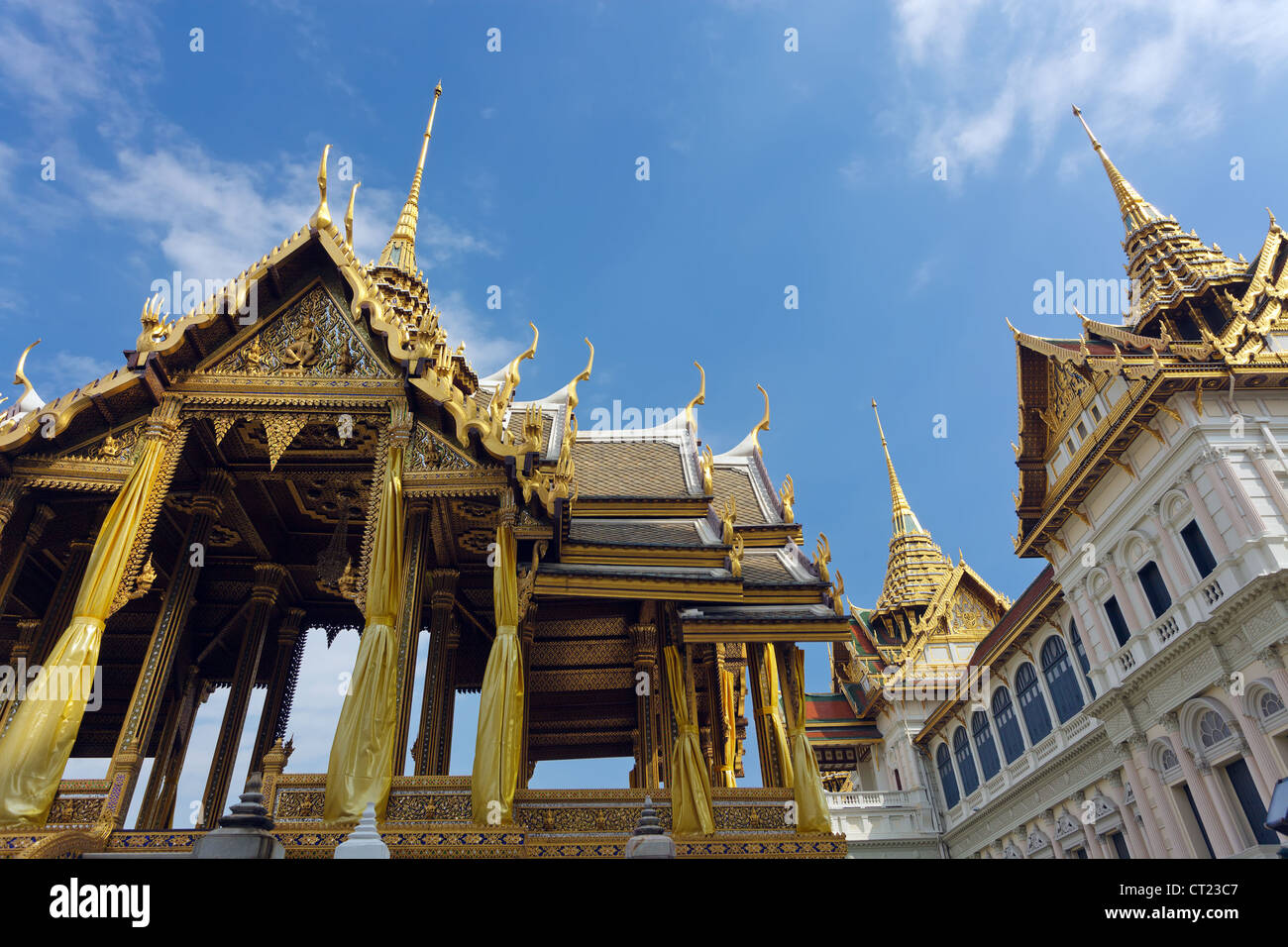 Bangkok thailand royal palace temple hi-res stock photography and ...