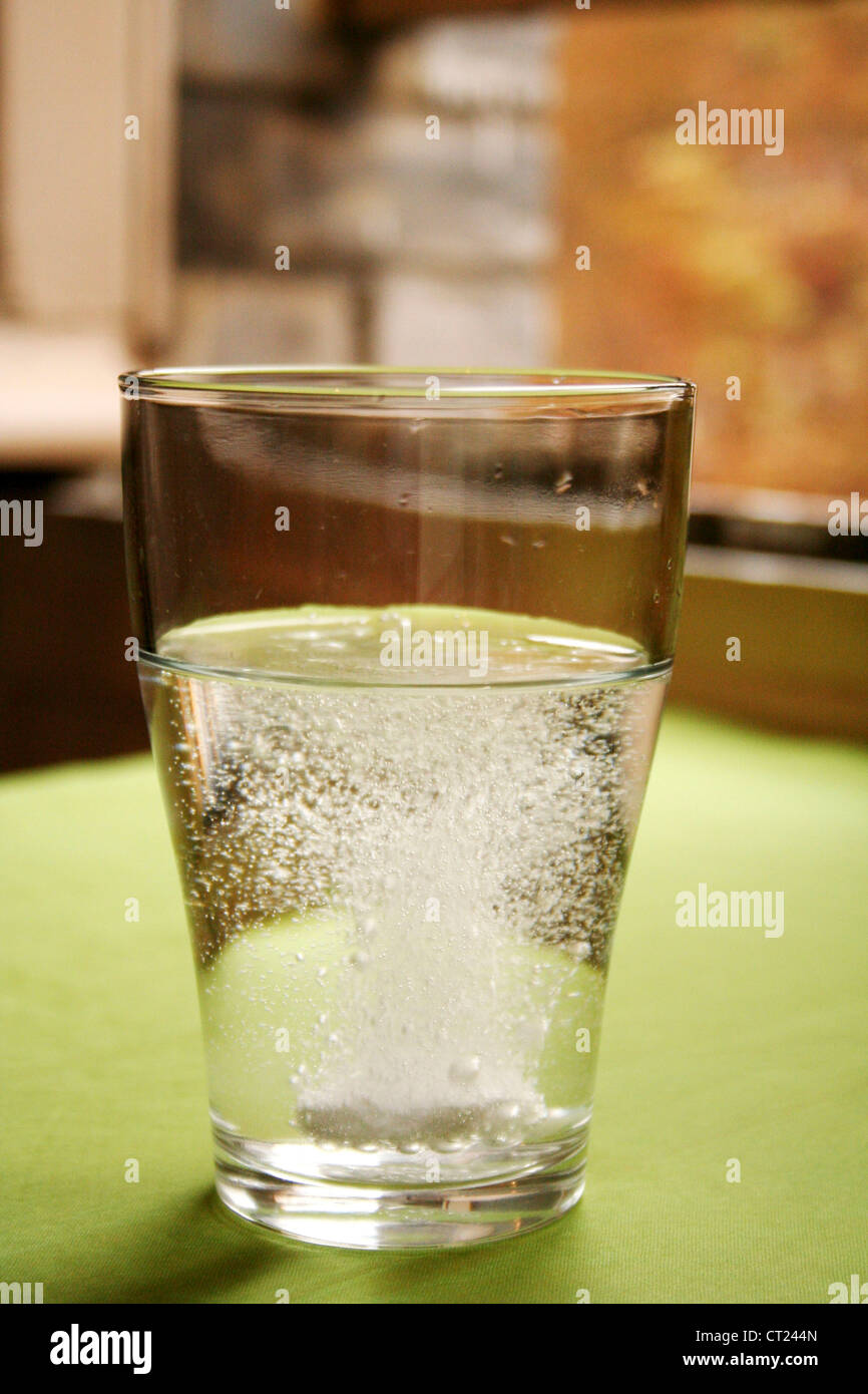 AN EFFERVESCENT TABLET Stock Photo - Alamy