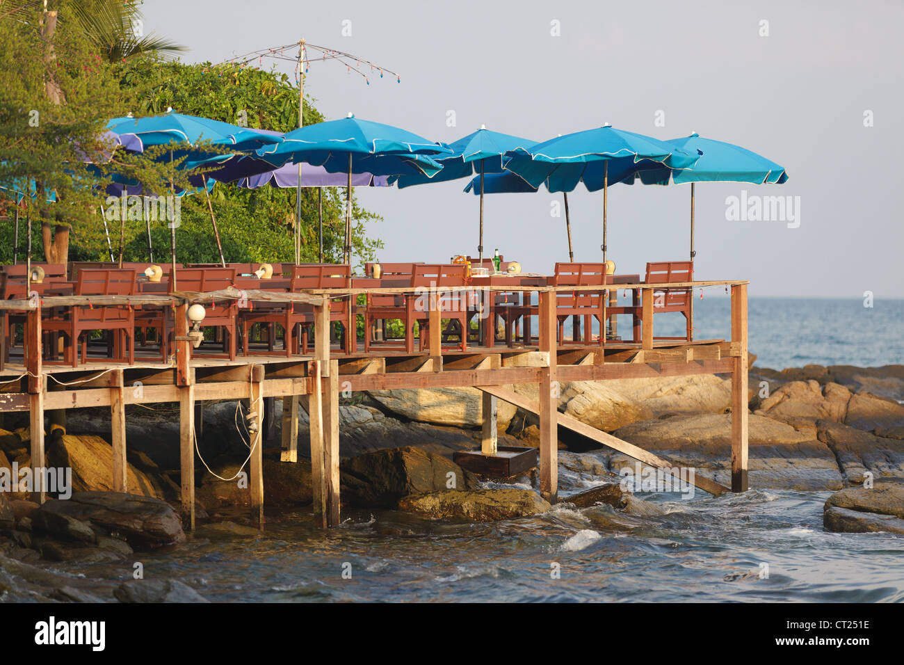Sundeck bar hi-res stock photography and images - Alamy