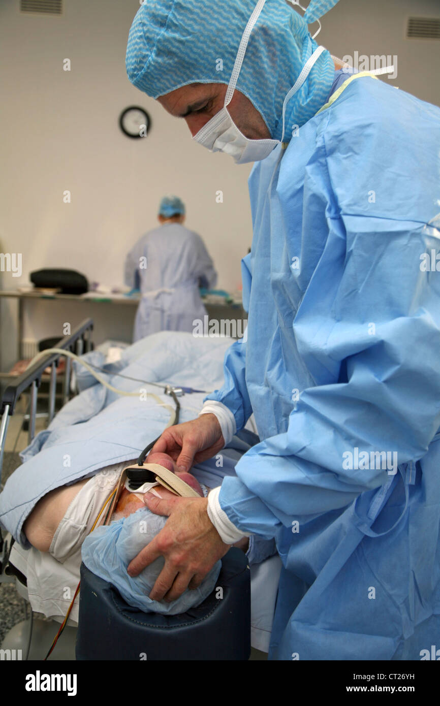 Anesthesia eyes preparation surgery hi-res stock photography and images ...