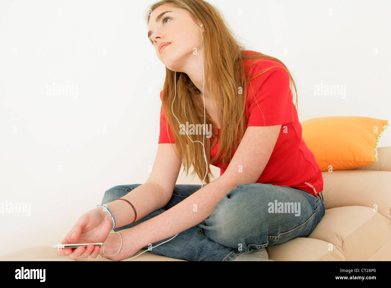 Teens listening to music walkman hi-res stock photography and images ...