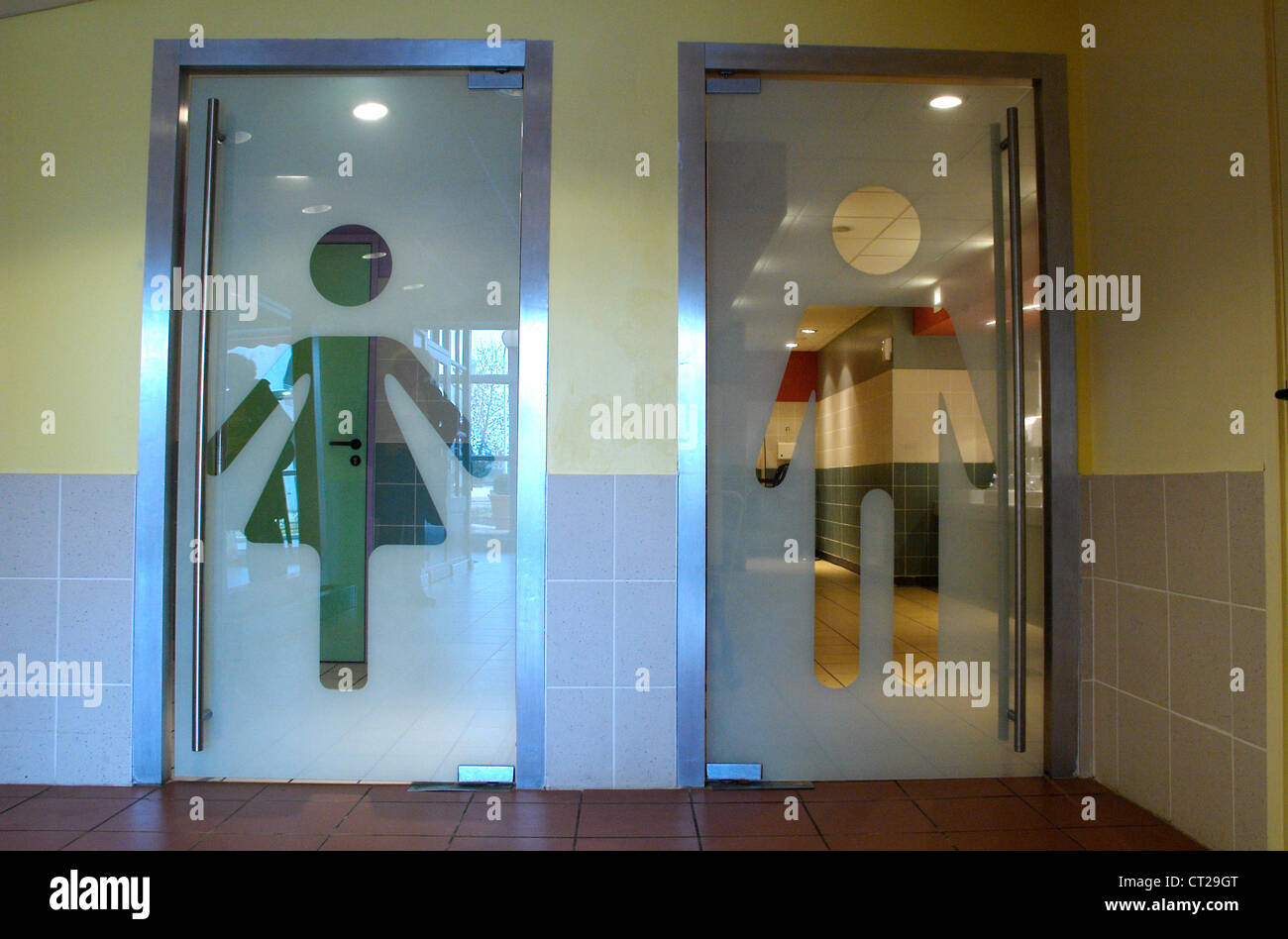 Toilet doors man hi-res stock photography and images - Alamy