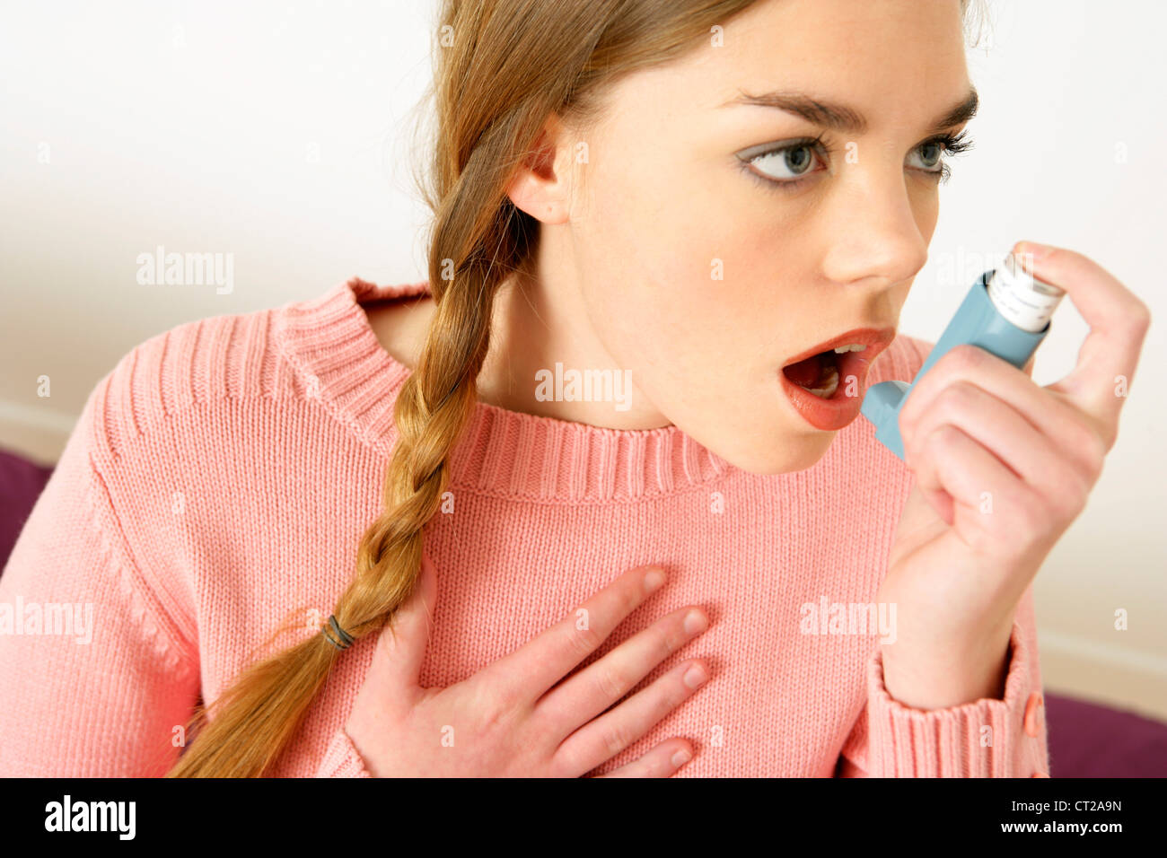 ASTHMA TREATMENT, WOMAN Stock Photo - Alamy