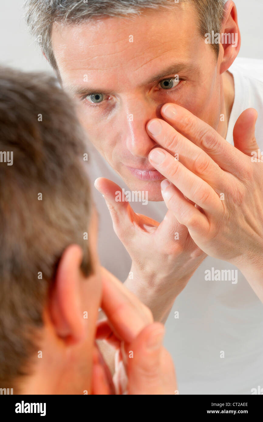 Older man mirror aging hi-res stock photography and images - Alamy