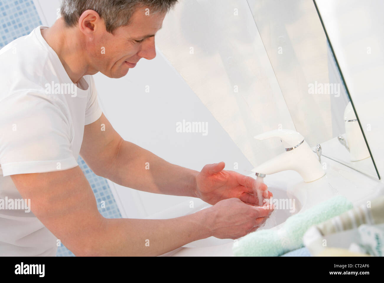 HAND WASHING, MAN Stock Photo - Alamy