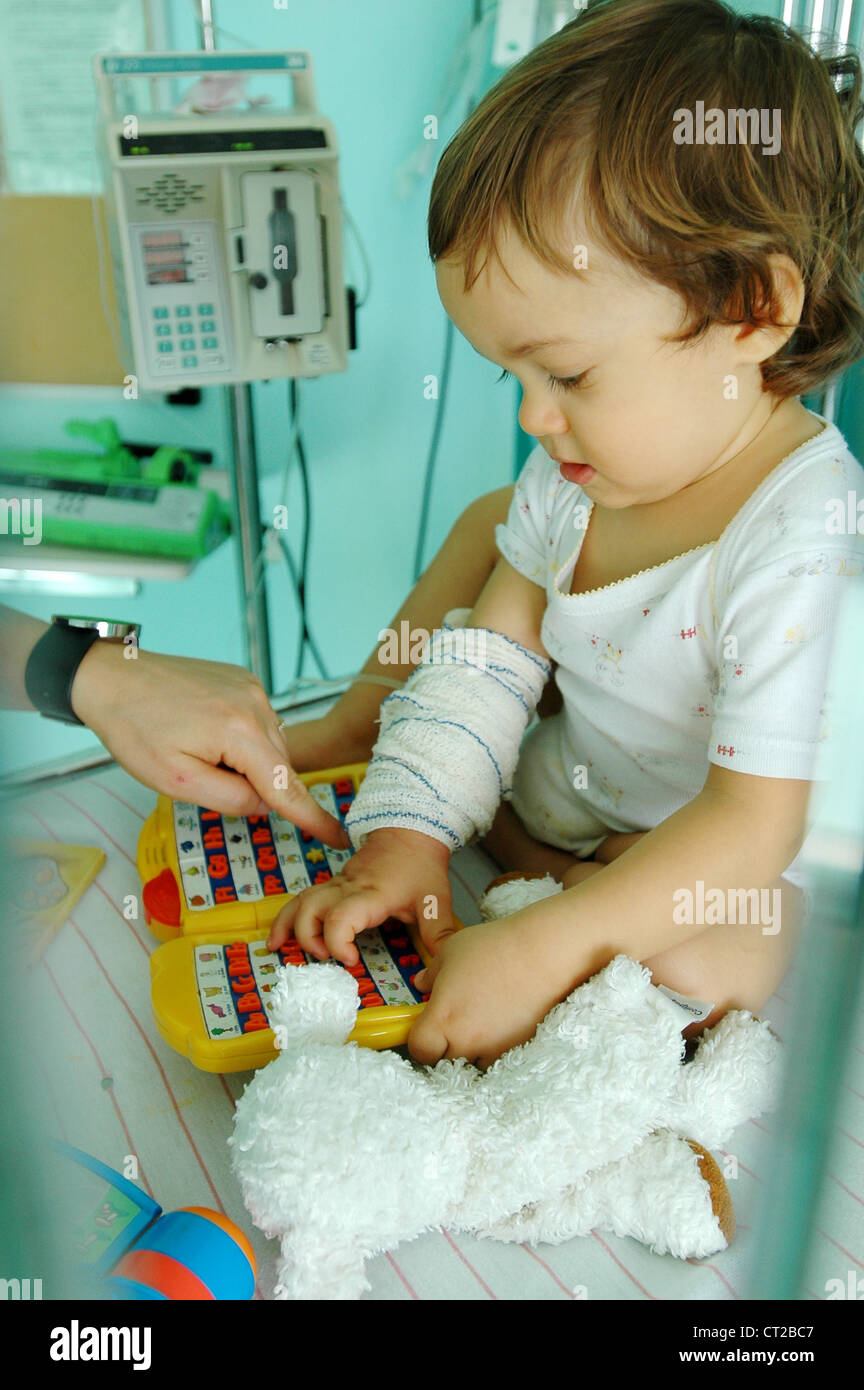 CHILD HOSPITAL PATIENT Stock Photo - Alamy