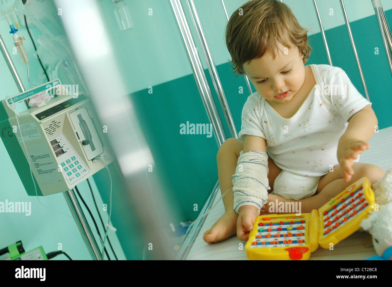 CHILD HOSPITAL PATIENT Stock Photo - Alamy