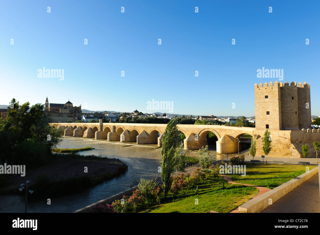 Roman arch bridges hi-res stock photography and images - Alamy