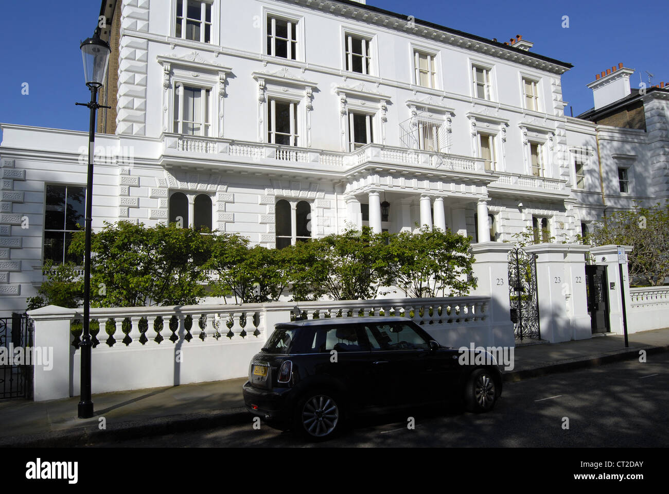 Townhouses in Kessington and Chelsea Stock Photo - Alamy