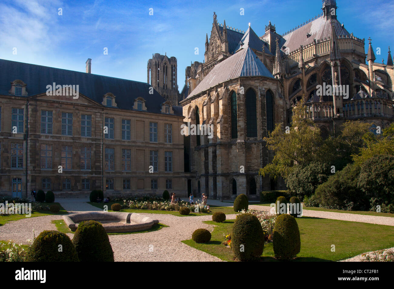 Back side of reims notre dame cathedral and garden hi-res stock ...
