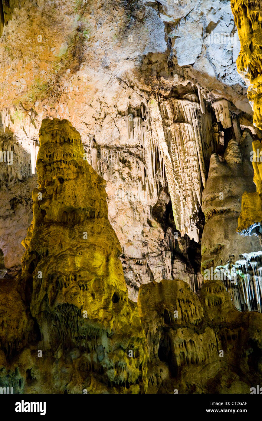 Rock formation / formations / structure / structures inside Saint ...