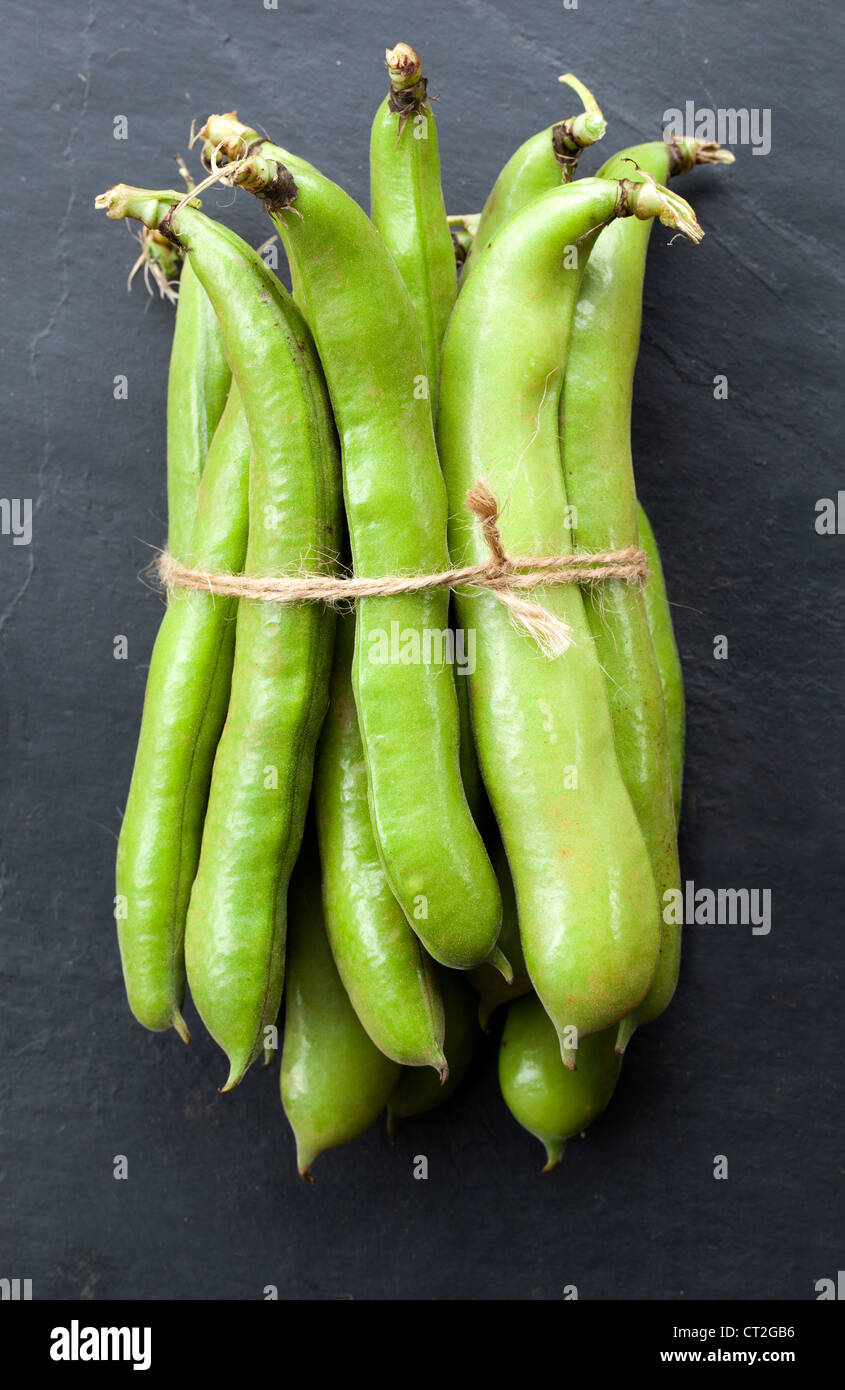 Allotment broad beans hi-res stock photography and images - Alamy