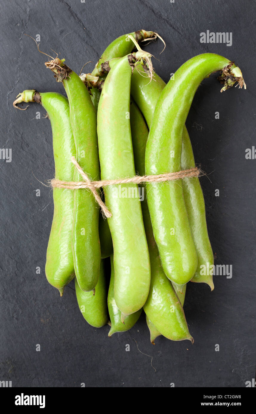 Allotment broad beans hi-res stock photography and images - Alamy
