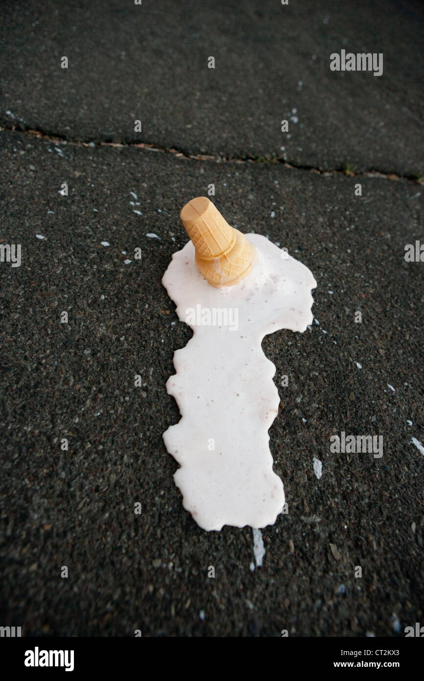 Ice melting on road hi-res stock photography and images - Alamy