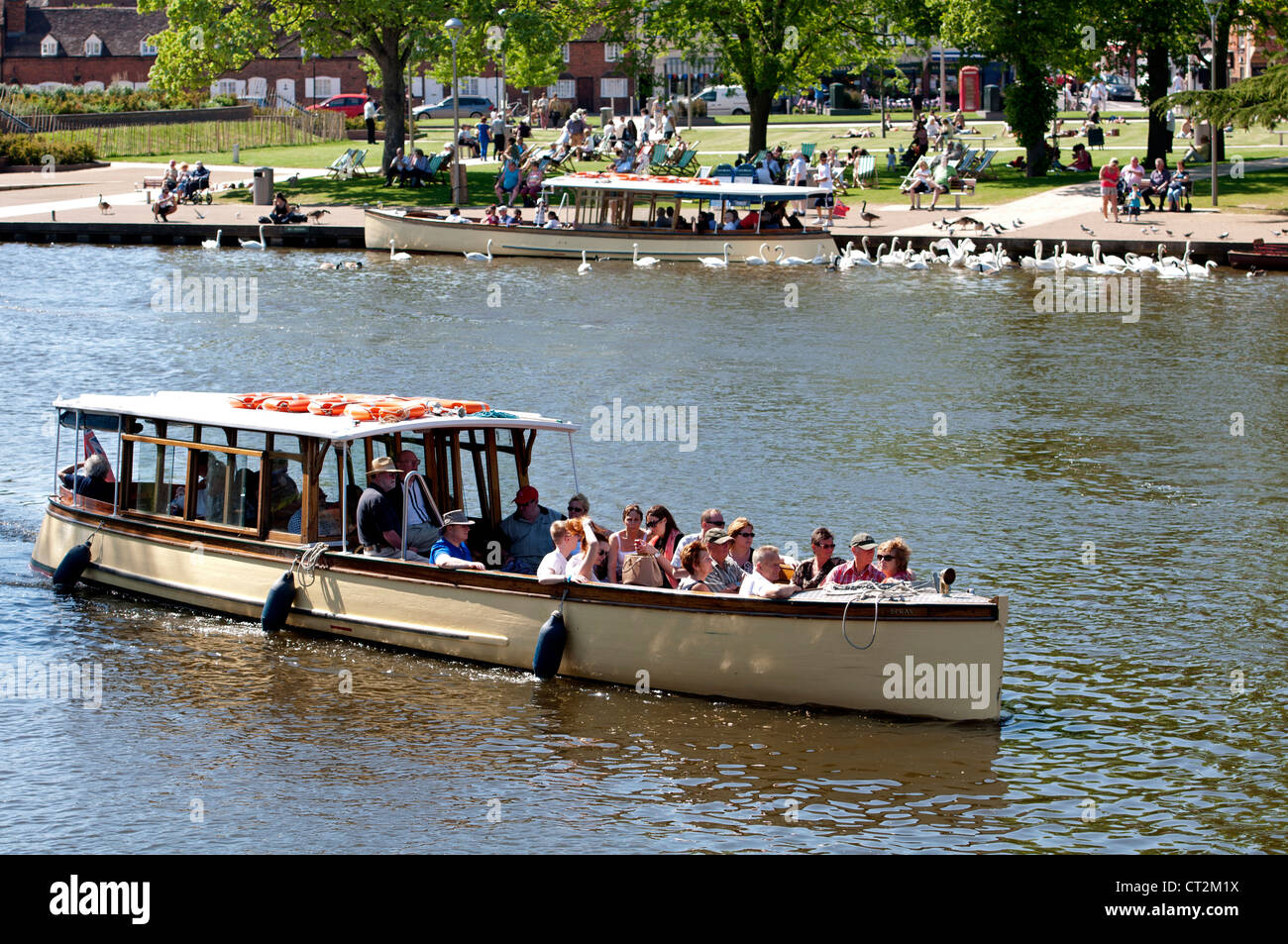 Trip boat on River Avon, Stratford-upon-Avon, UK Stock Photo - Alamy