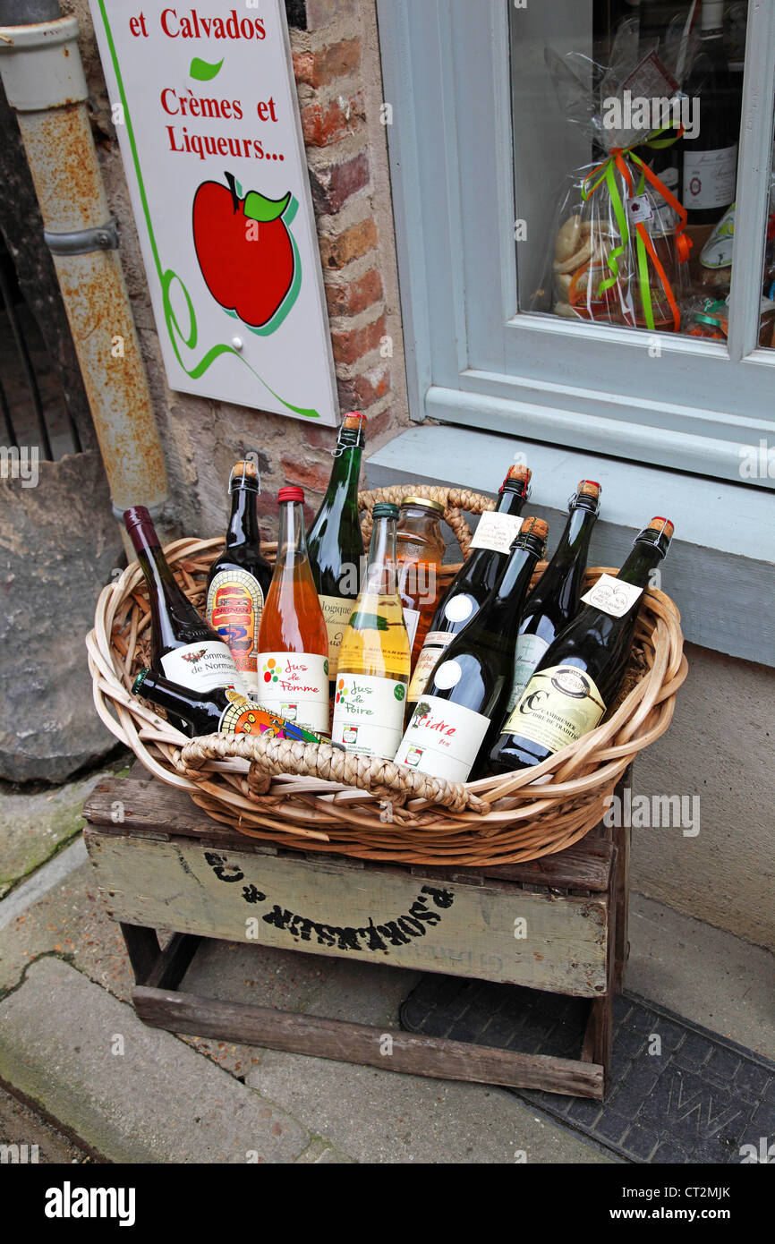 street shop display Stock Photo - Alamy