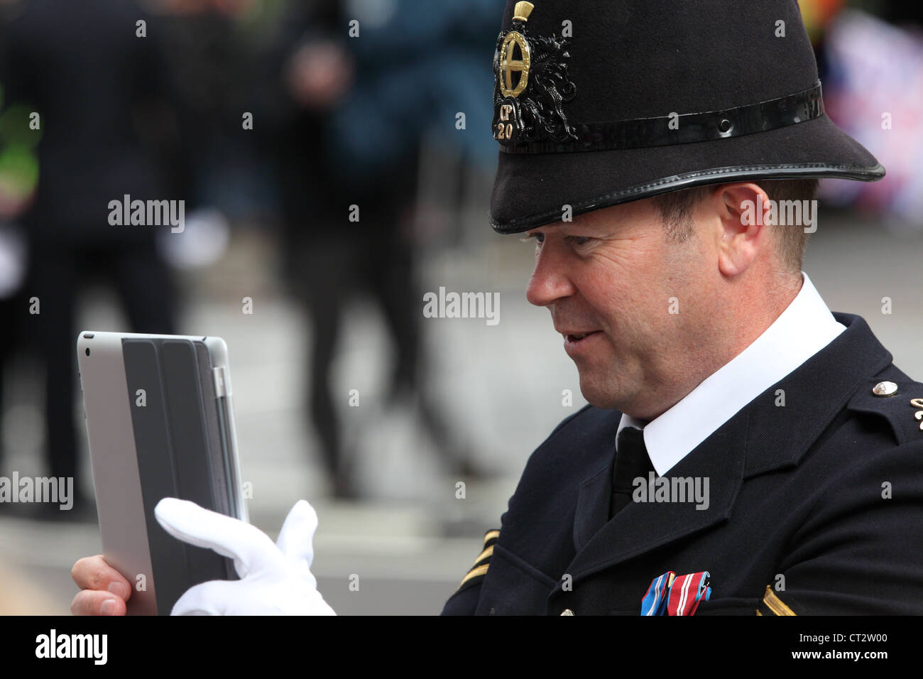 Police use tablet hi-res stock photography and images - Alamy