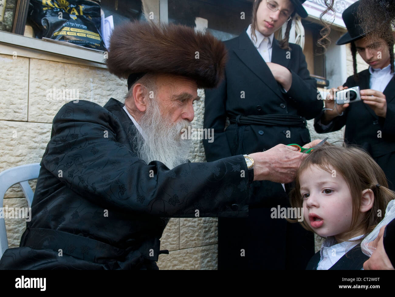 Jewish child ceremony hi-res stock photography and images - Alamy