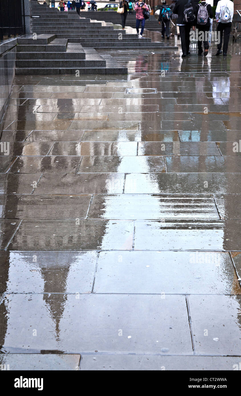Wet summers day in london hi-res stock photography and images - Alamy
