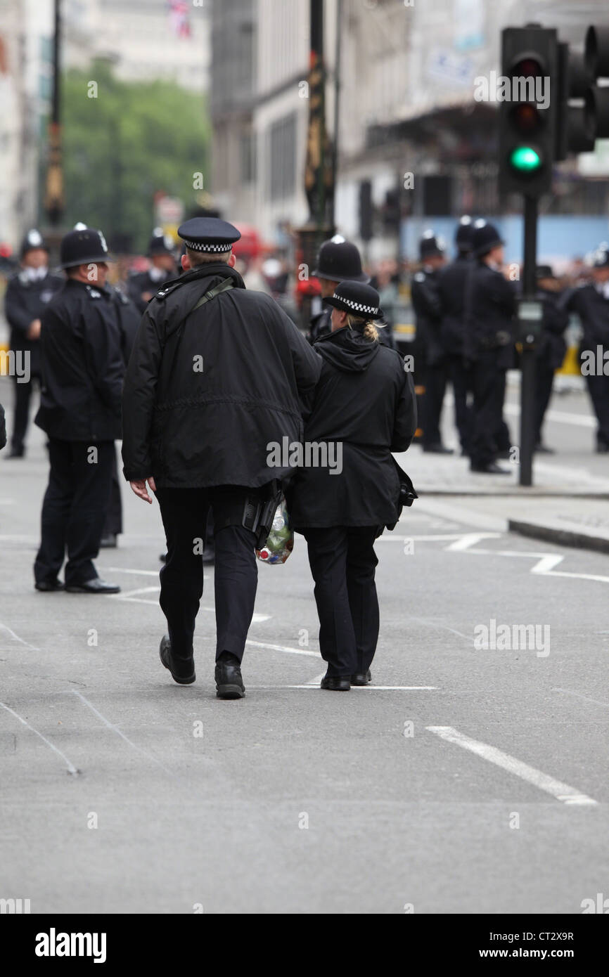 Police woman armed hi-res stock photography and images - Alamy