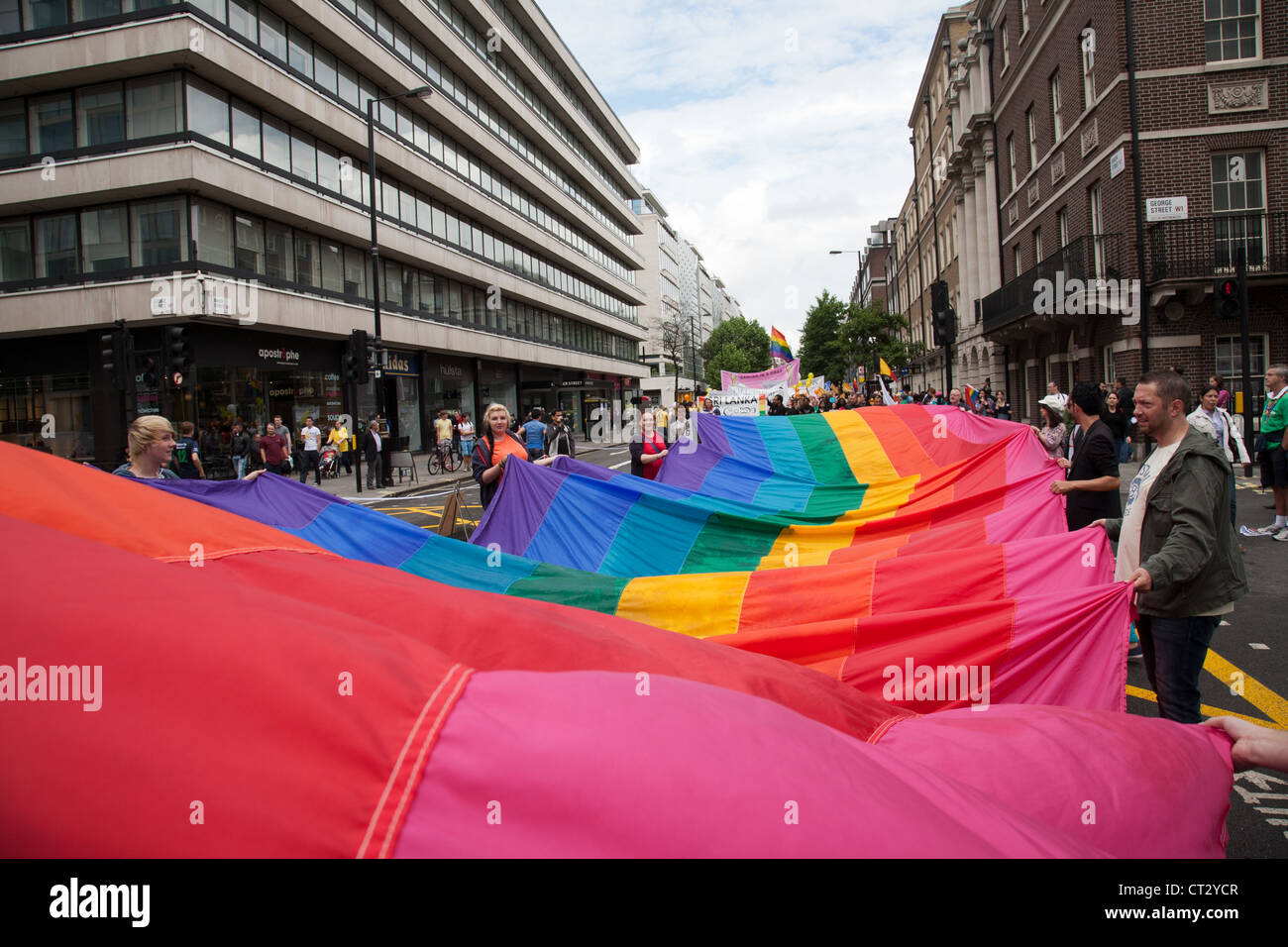 Celebrate in trafalgar square hi-res stock photography and images - Alamy