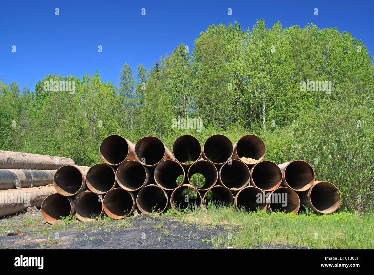 Green pipes hi-res stock photography and images - Alamy