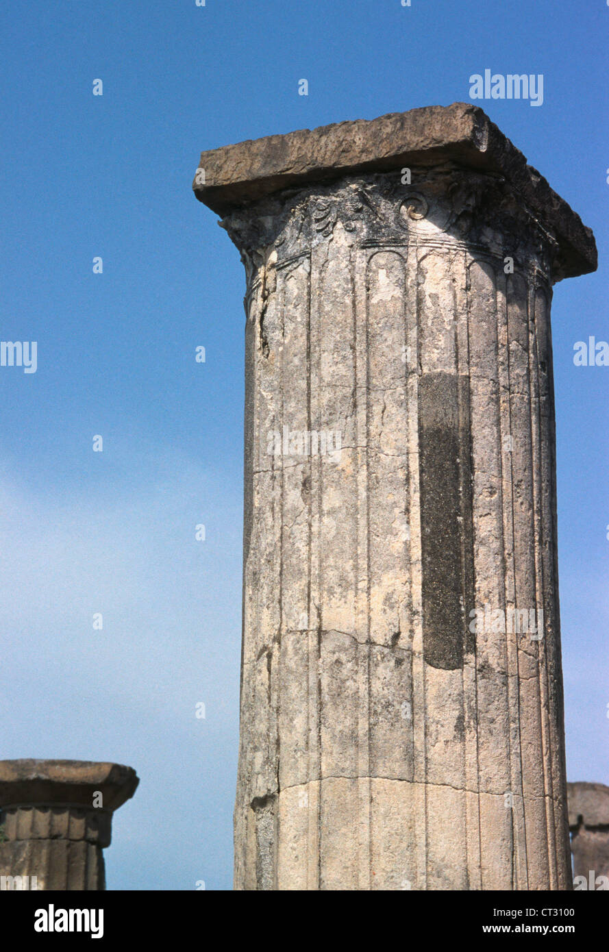 Pompeii columns hi-res stock photography and images - Alamy