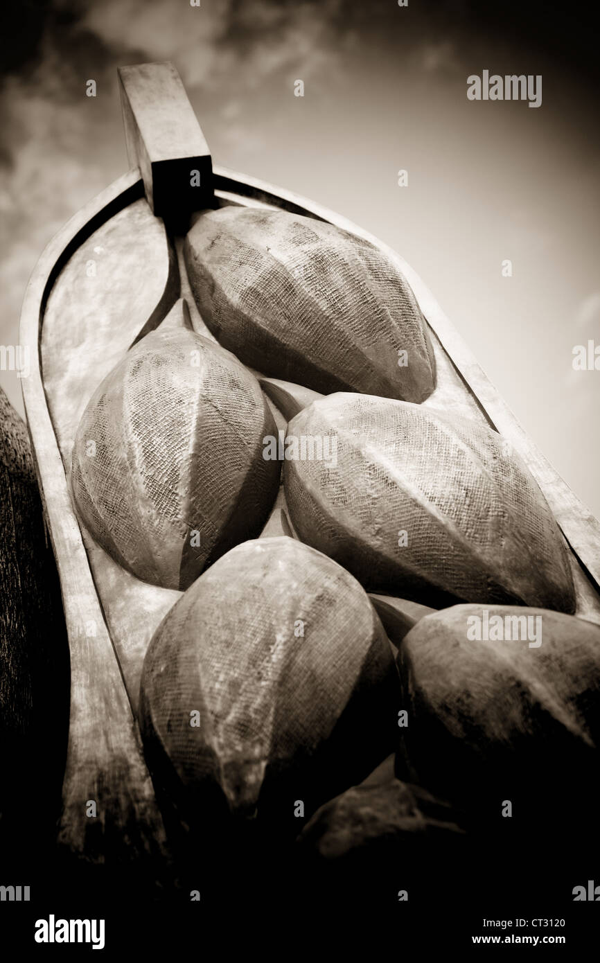 Brewery Wharf, Leeds, Yorkshire, England, UK. Steeped Vessels bronze ...