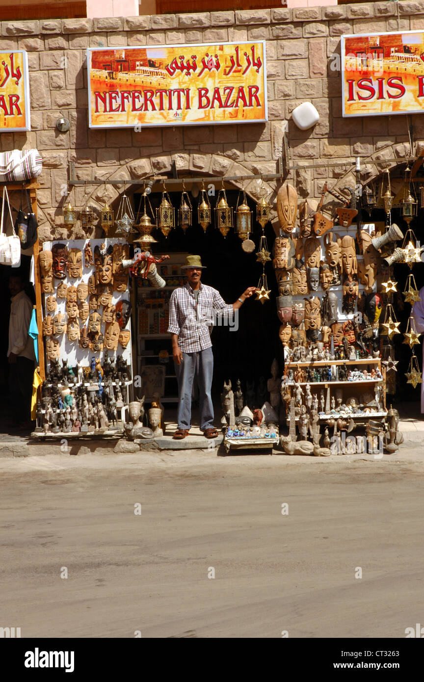 Souvenir shops at Aswan, Egypt Stock Photo - Alamy