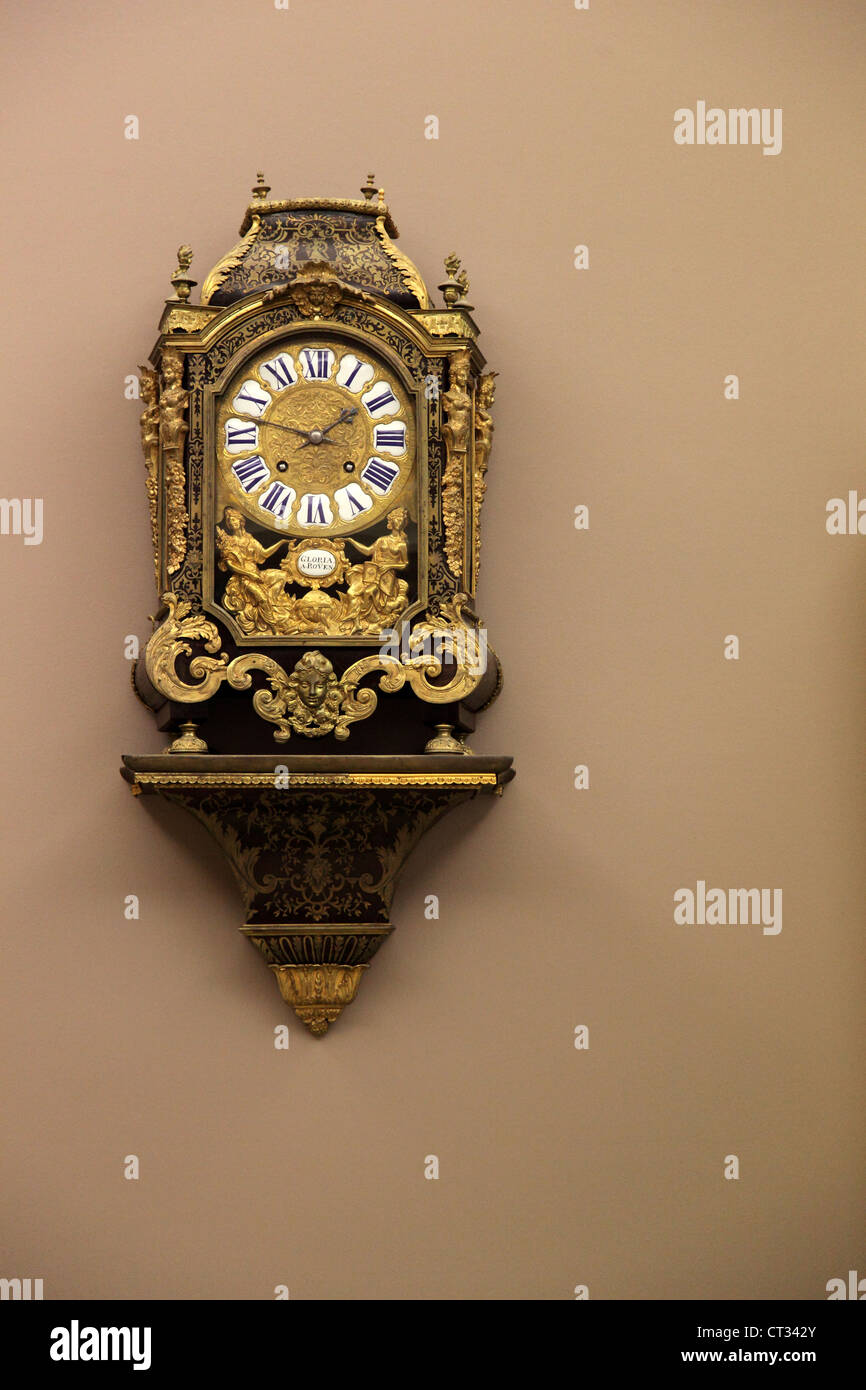 antique wall clock Stock Photo - Alamy