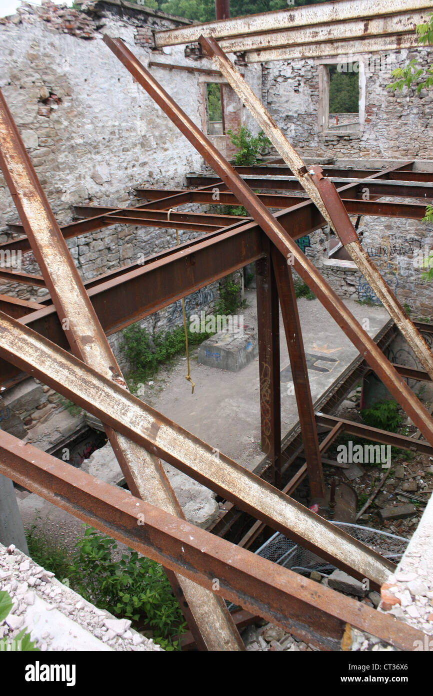 Exposed beam hi-res stock photography and images - Alamy