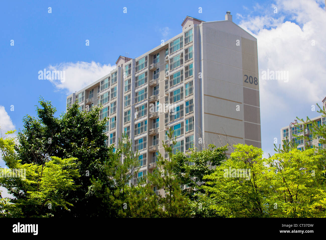 A common modern high rise apartment complex in South Korea Stock Photo ...