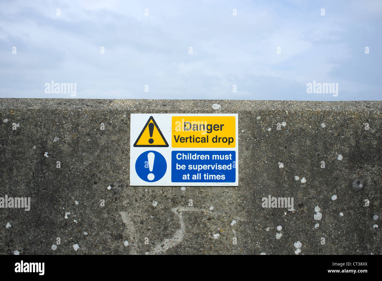 Signal drop hi-res stock photography and images - Alamy
