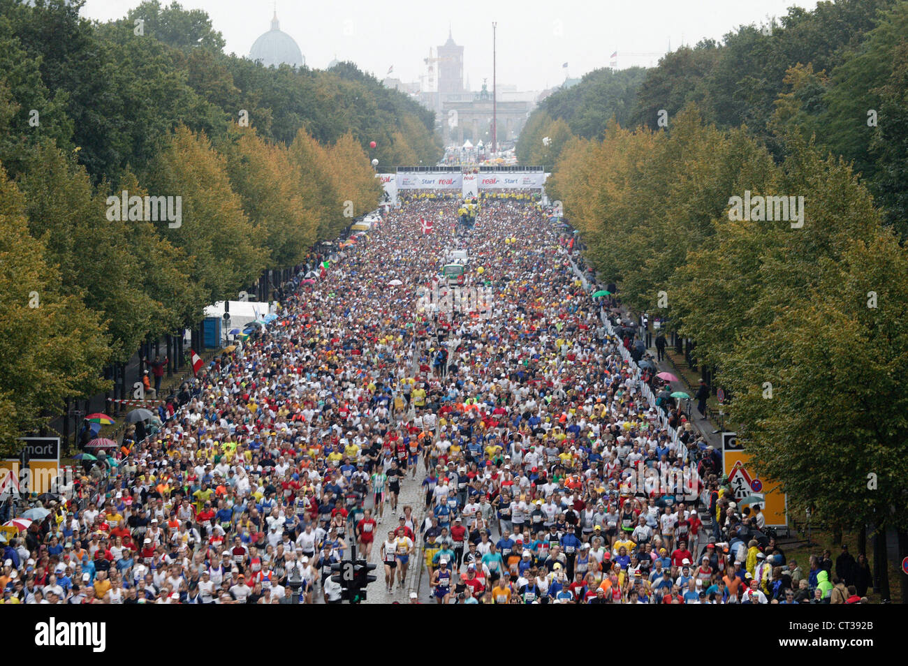 Berlin berlin marathon start hi-res stock photography and images - Alamy