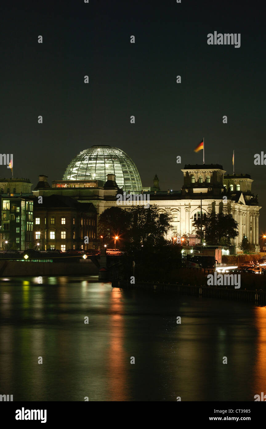 Berlin, Reichstag, Reichstag dome and Spree in the night Stock Photo ...