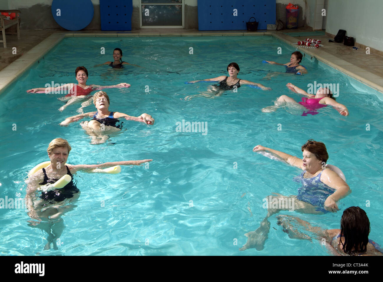 EXERCISING IN WATER Stock Photo - Alamy
