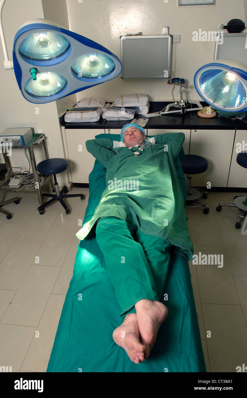 Operating room table hi-res stock photography and images - Alamy