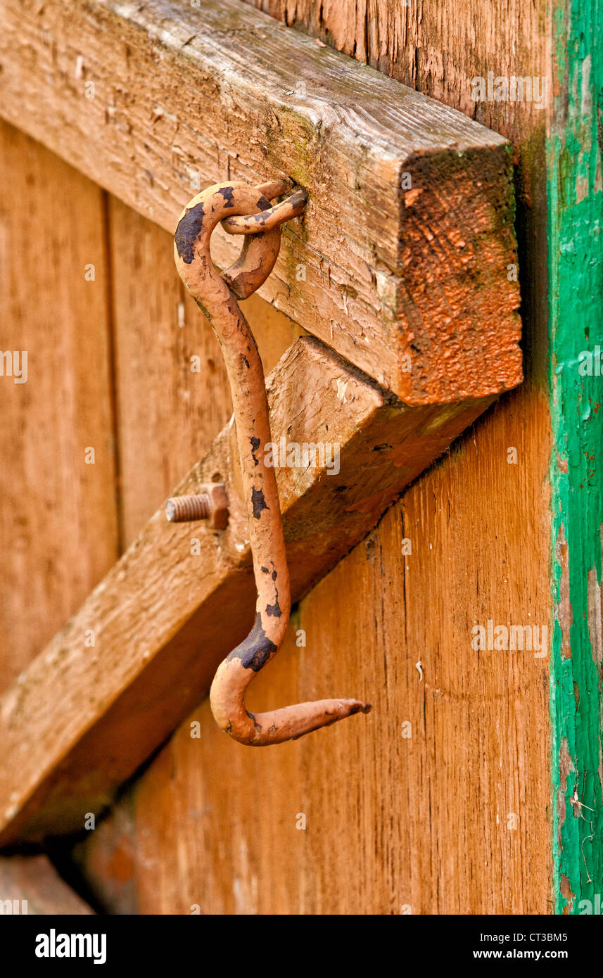 Old wooden barn open doors hi-res stock photography and images - Alamy