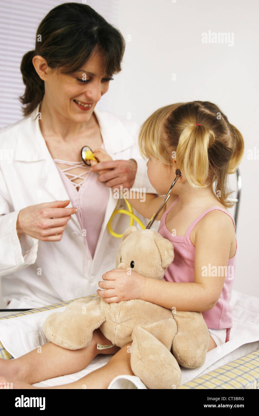 Auscultation auscultate auscultating hi-res stock photography and ...