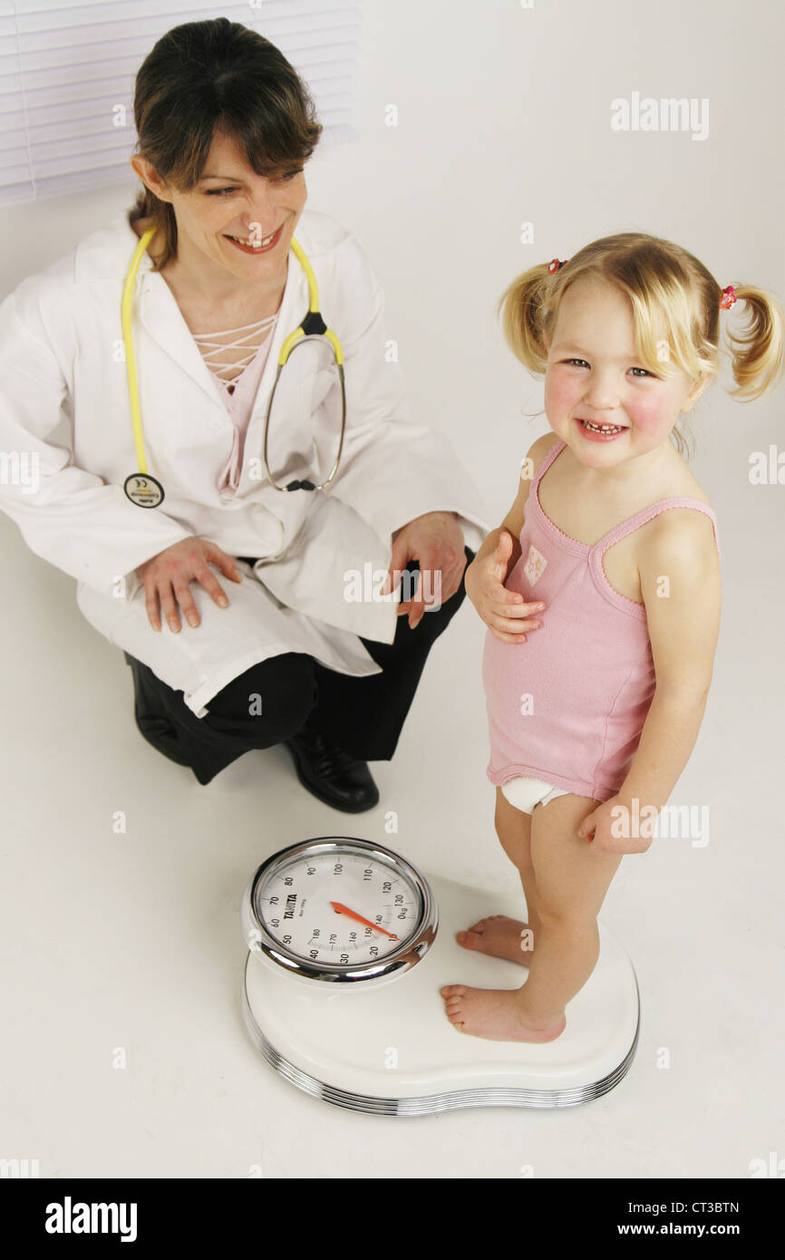 Child weight measurement hi-res stock photography and images - Alamy