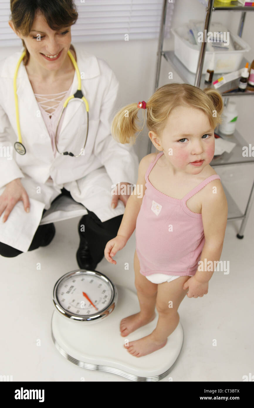 Child weight measurement hi-res stock photography and images - Alamy
