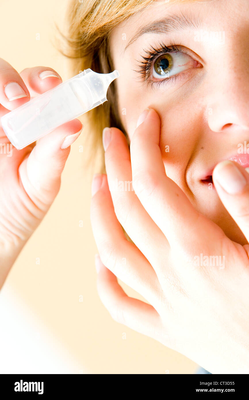 Saline solution eyes hi-res stock photography and images - Alamy