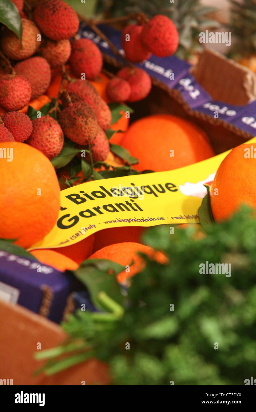 ORGANIC FOOD Stock Photo Alamy organic-food-stock-photo-alamy