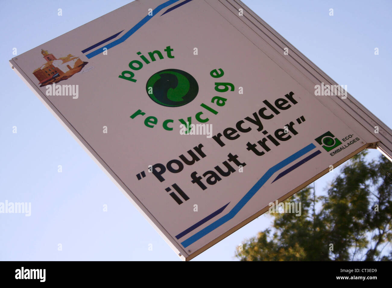 Waste separation recycling signs hi-res stock photography and images ...