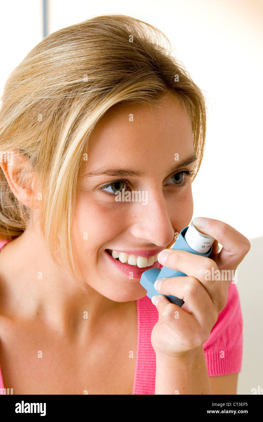 ASTHMA TREATMENT, WOMAN Stock Photo - Alamy