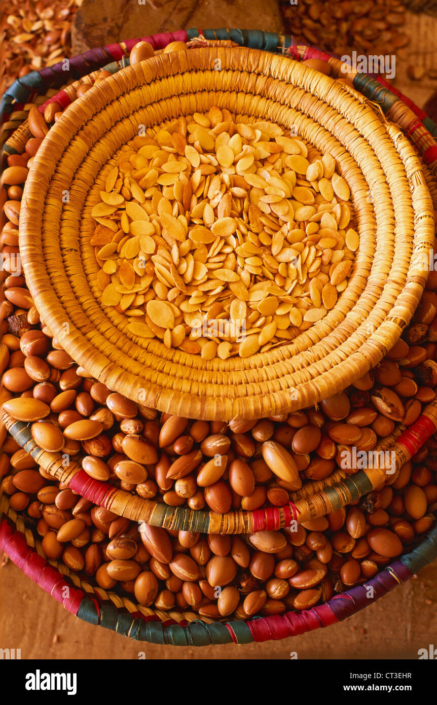 Round seed heads hi-res stock photography and images - Alamy