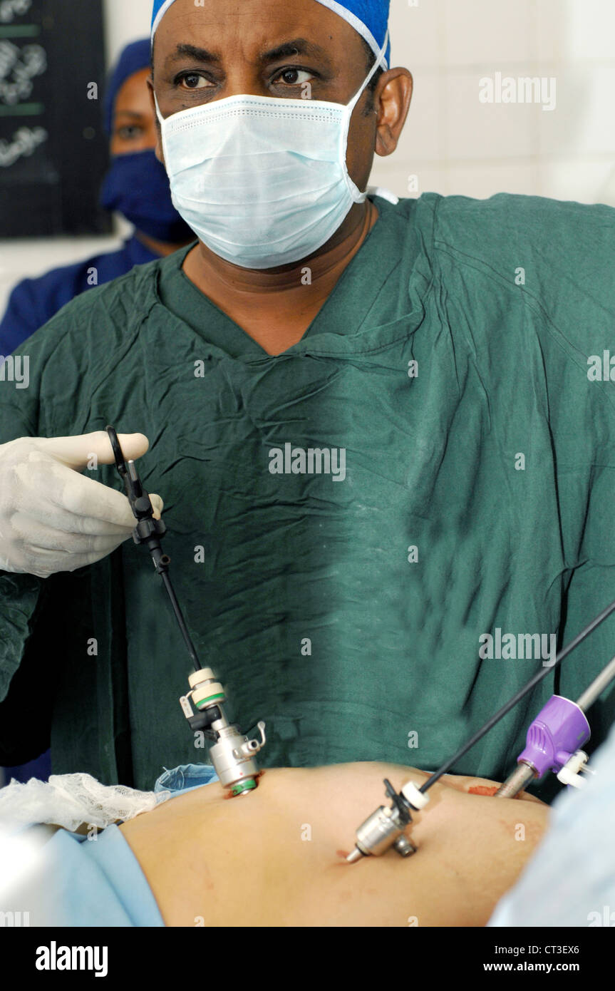 A surgeon performing laparoscopic (keyhole) surgery Stock Photo - Alamy