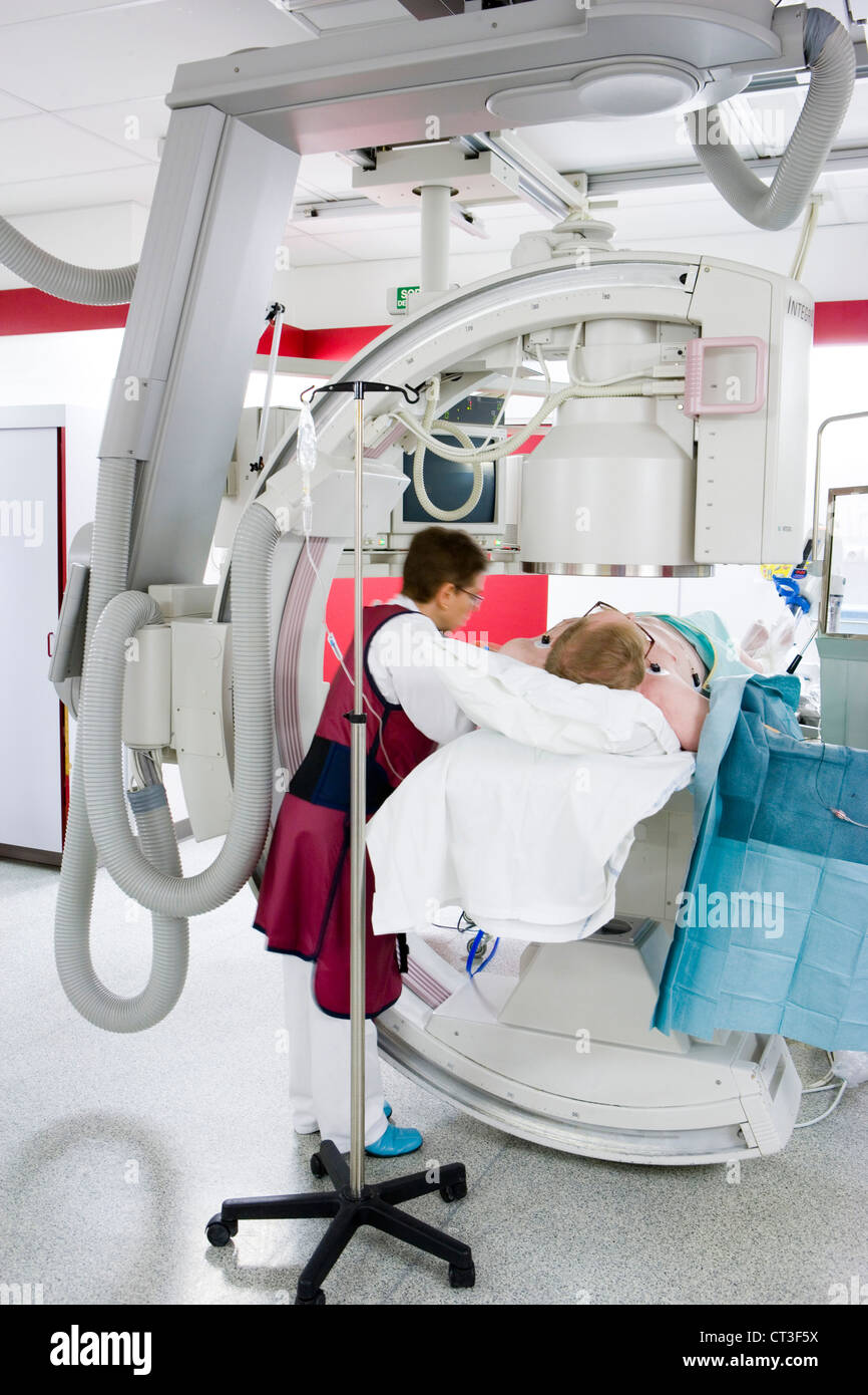 DIGITAL ANGIOGRAPHY MACHINE Stock Photo - Alamy