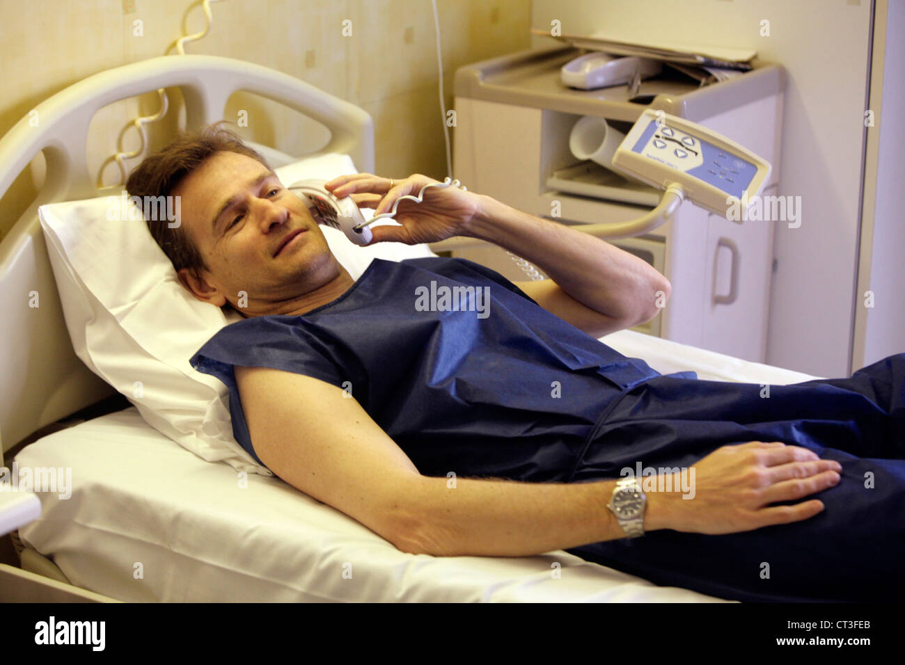 MAN HOSPITAL PATIENT Stock Photo - Alamy